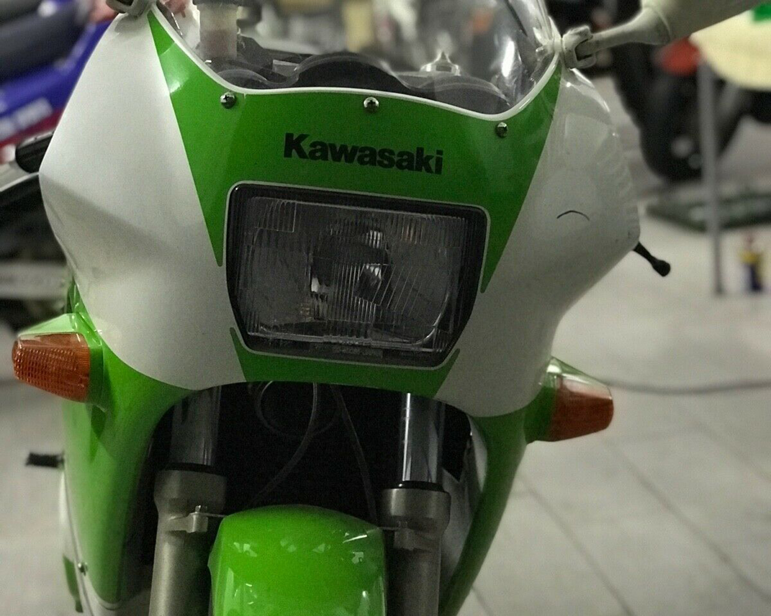 1990 Kawasaki KR-1S Front3 - Rare SportBikesForSale