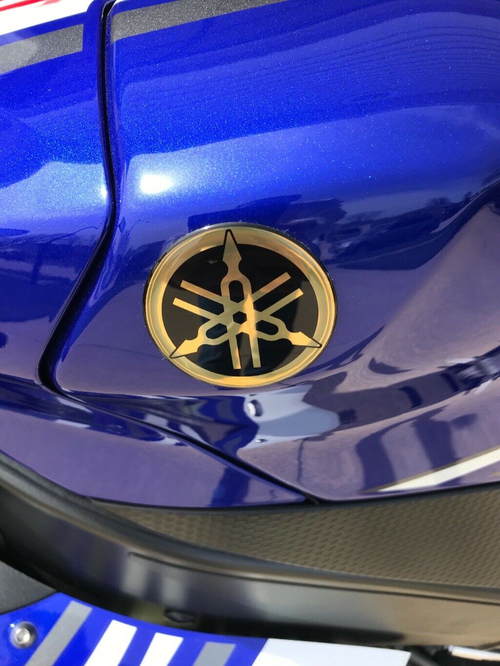 20190429 2008 yamaha yzf-r1 left tank - Rare SportBikesForSale