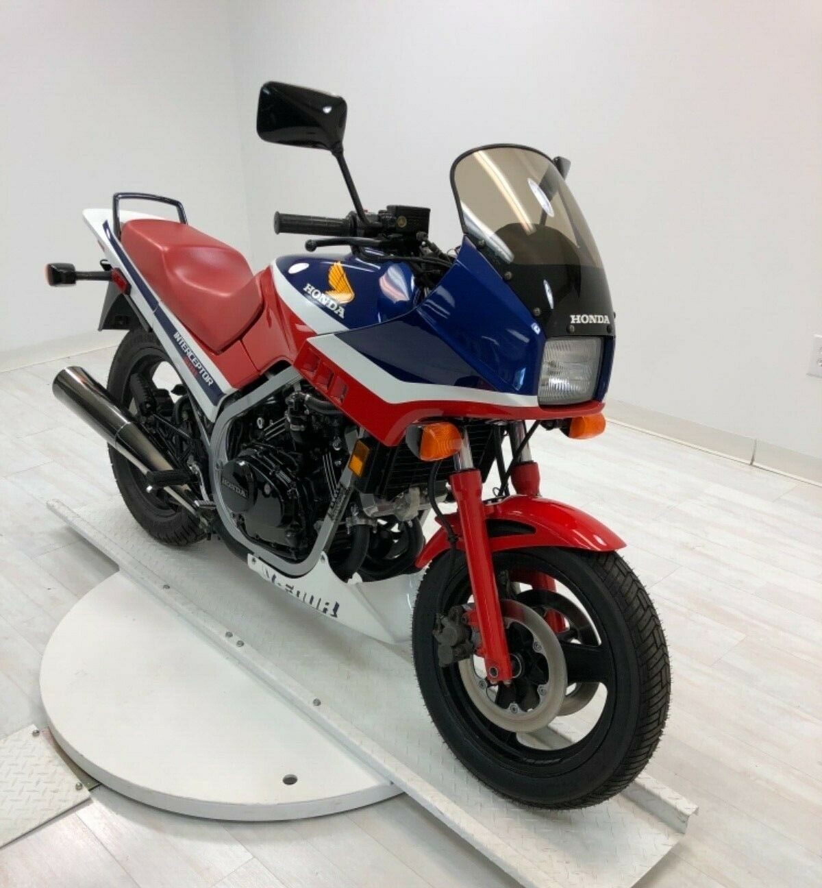 Right-sized - 1986 Honda VF500F Interceptor - Rare SportBikesForSale