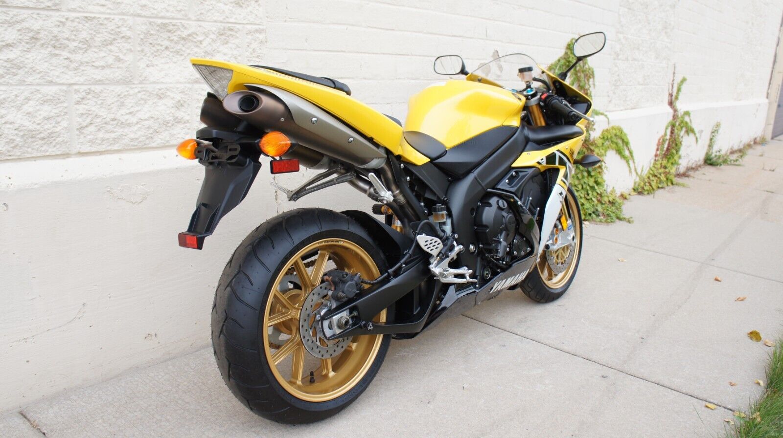 Zero Miles! 2006 Yamaha YZF-R1 LE - Rare SportBikesForSale