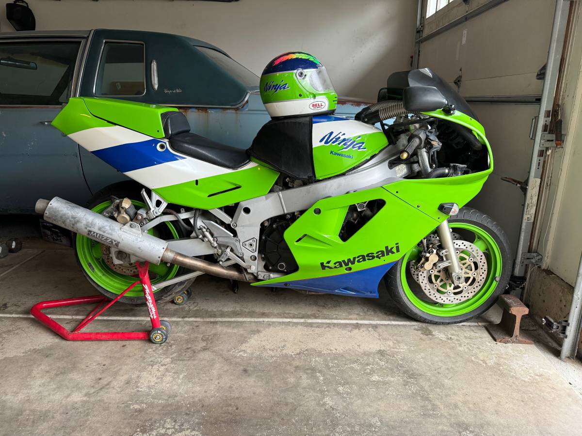Mesmerizing Hooligans: 1989 Kawasaki ZX-750 H1 - Rare SportBikesForSale